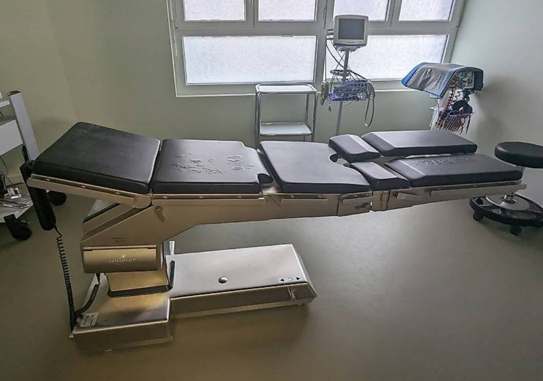Schaerer “Medical Axis 400” surgical table for Military Medical ...